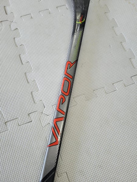 Used Bauer Flylite 65 Flex Pattern Pm9 Intermediate One Piece Sticks ...