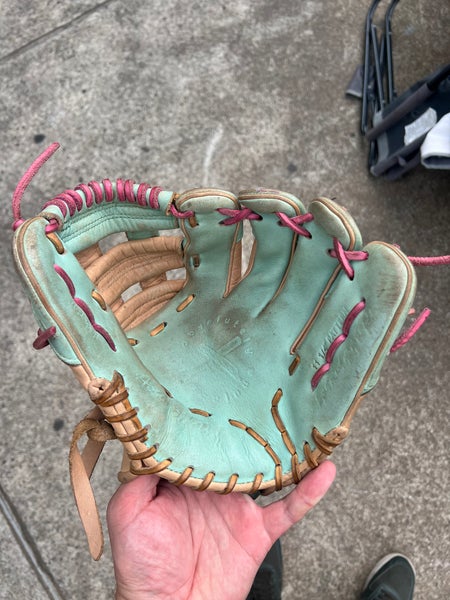 Aria Baseball Glove | SidelineSwap | Buy and Sell on SidelineSwap