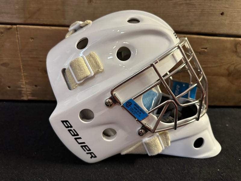 New Bauer 940 Goalie Mask Jr | SidelineSwap | Buy and Sell on SidelineSwap