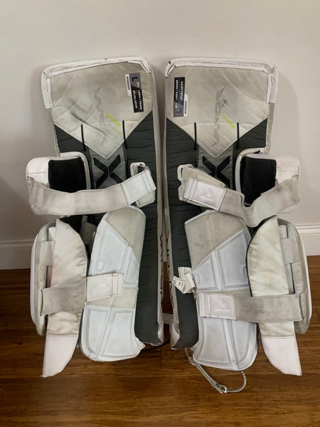 Bauer X5 Pro Intermediate Large pads | SidelineSwap | Buy and Sell on ...