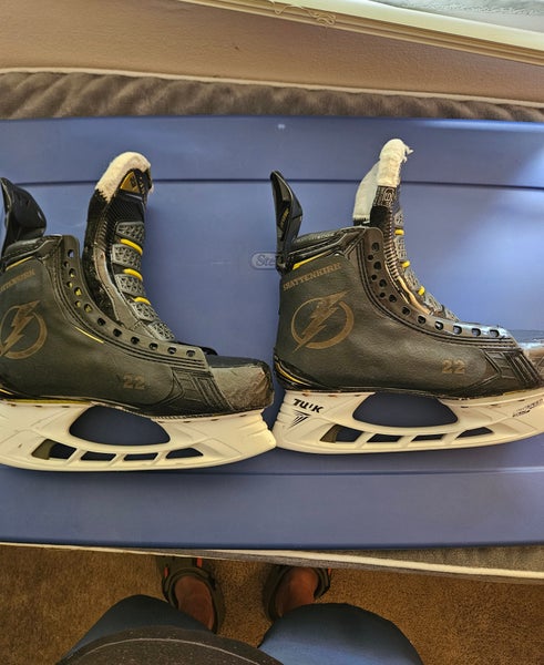 Lightning Pro stock Supreme 2s pro skates | SidelineSwap | Buy and Sell ...