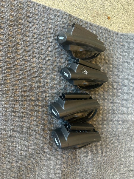 Thule Roof Rack 450R Rapid Crossroad Foot Pack Set | SidelineSwap | Buy ...