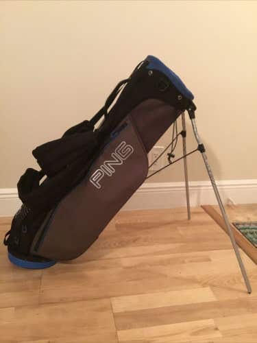 Standing Golf Bags | Used and New on SidelineSwap