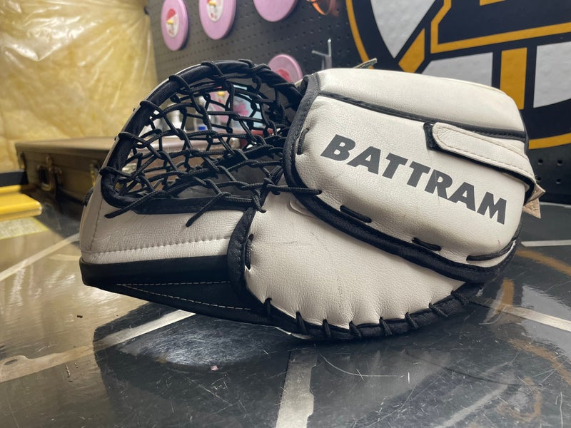 Battram Goalie glove | SidelineSwap | Buy and Sell on SidelineSwap