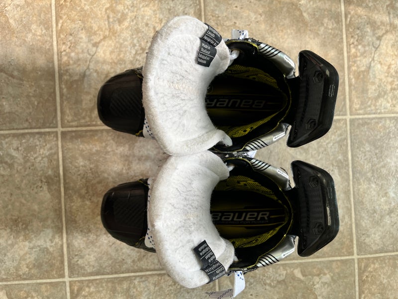 Used Junior Bauer Supreme M5 Pro Hockey Skates Regular Width Size 2.5 ...