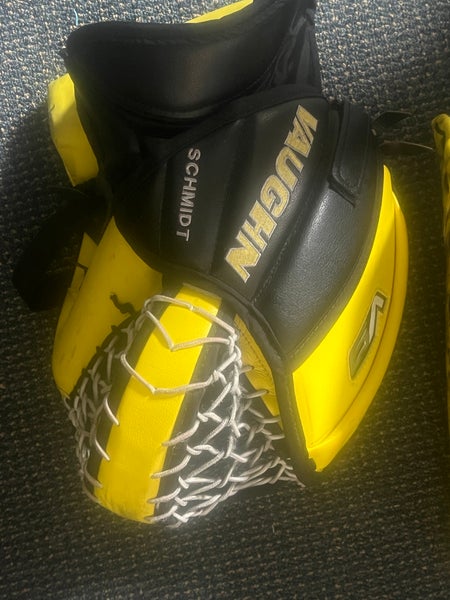 Bauer Mach 35 + 1 (size Large) Mach Blocker & Pro Return Vaughn Glove ...