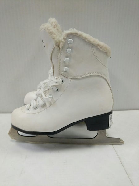 Used Jackson Soft Skate Senior 5 Soft Boot Skates | SidelineSwap | Buy ...