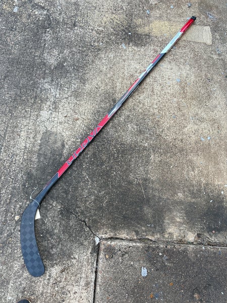 Used Senior Bauer Vapor Hyperlite Team Canada Stick 77 Flex P92 Curve ...