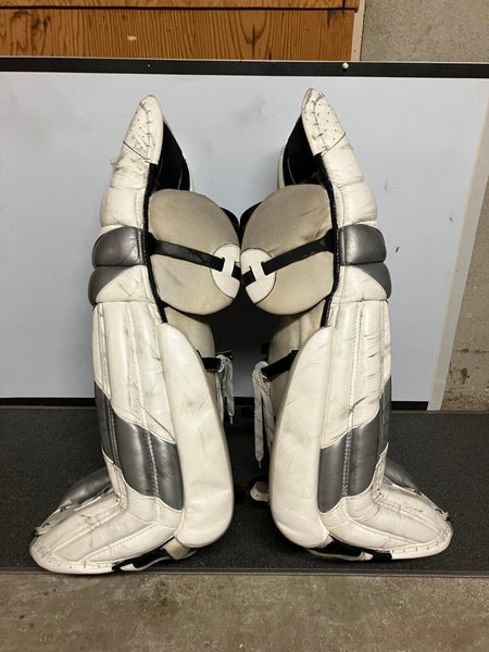 34" Koho 570 Goalie Pads Sr. | SidelineSwap | Buy and Sell on SidelineSwap