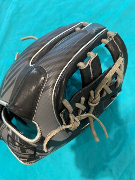 Black Used Rawlings REV1X Right Hand Throw Infield Baseball Glove 11.5 ...