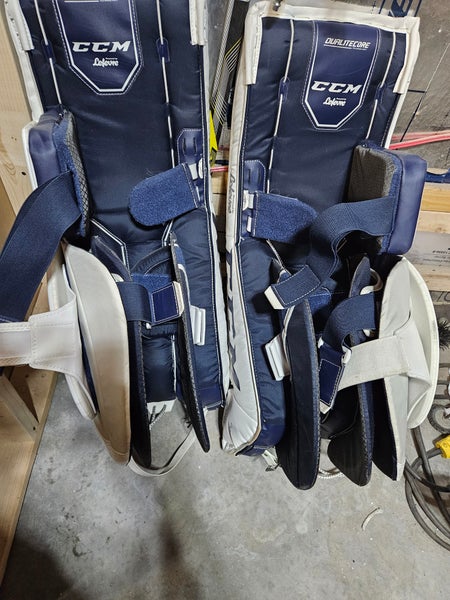 Used 33" CCM Speedskin 4.5 Goalie Leg Pads shipping included ...