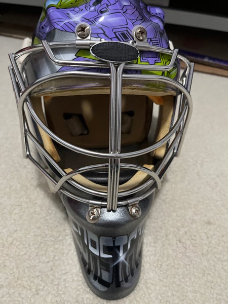 Itech Goalie Helmet Profile Pro 961 | SidelineSwap | Buy and Sell on ...