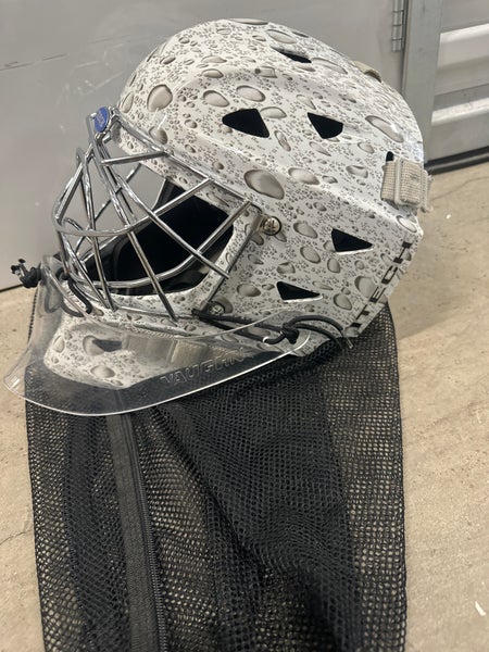Itech Goalie Mask | SidelineSwap | Buy and Sell on SidelineSwap