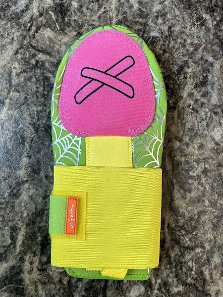 Guaranteed Aria Sliding Mitt - Mystery Box Of One | SidelineSwap | Buy ...