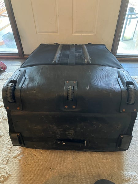 40” Grit Sumo Wheeled Goalie Bag | SidelineSwap | Buy and Sell on ...