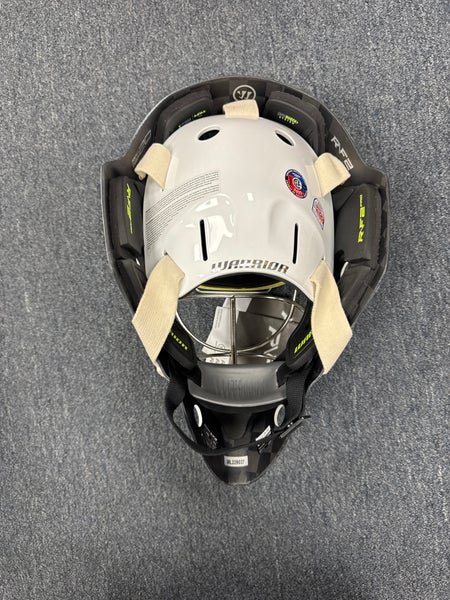 Warrior rf2 goalie mask Sr M/L | SidelineSwap | Buy and Sell on ...