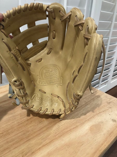 Rawlings Pro Preferred Gold | SidelineSwap | Buy and Sell on SidelineSwap