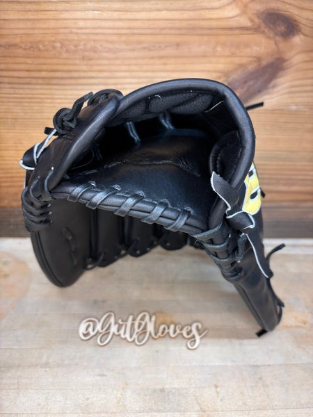 Wilson 12.75" A2000 1810 Broken In | SidelineSwap | Buy and Sell on ...