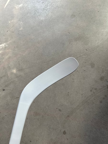 77 Flex P88 New Senior Right Handed White "Proto-R Style" Hockey Stick ...