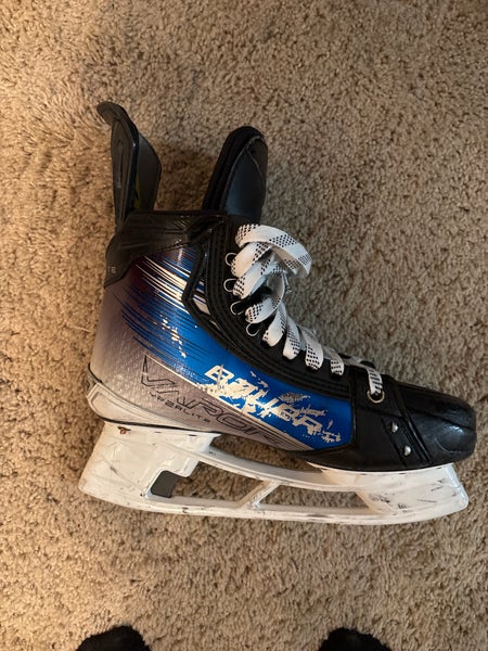 Toronto Maple Leafs Used Bauer Pro Stock 7 Vapor Hyperlite Hockey ...