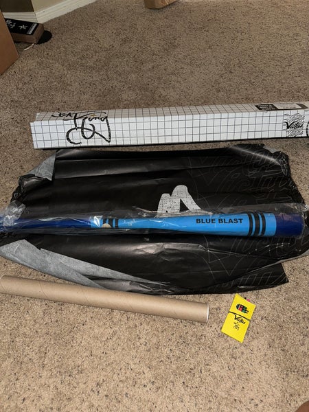 Victus Crayon Bat By The Bat King 32 Inch | SidelineSwap | Buy and Sell ...