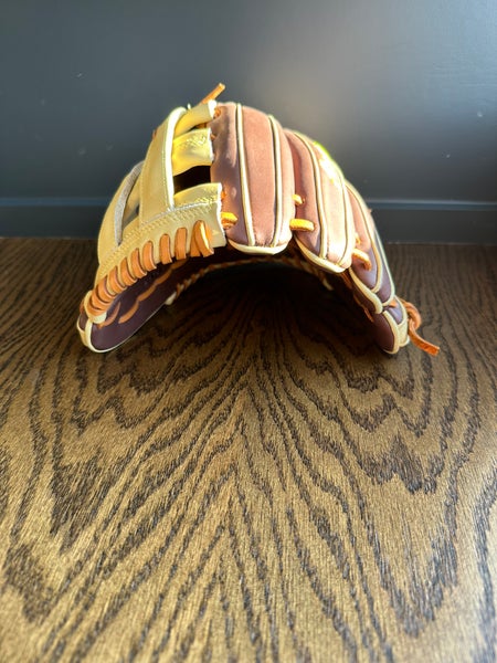 Akadema ASD 111 11.5” RHT | SidelineSwap | Buy and Sell on SidelineSwap