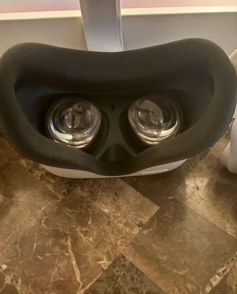 Oculus Quest 2 | SidelineSwap | Buy and Sell on SidelineSwap