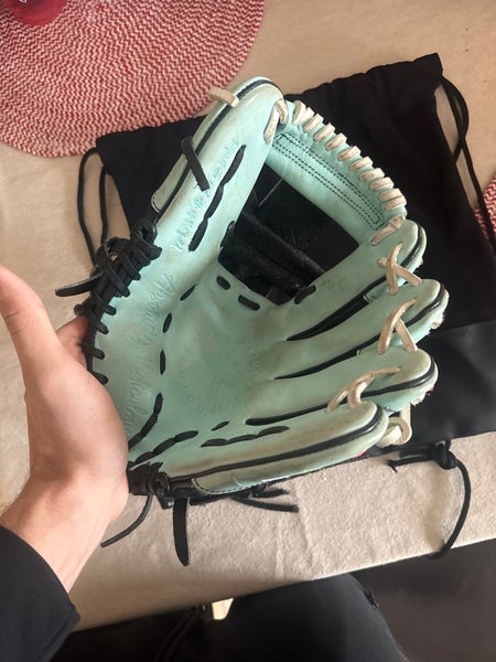 Absolutely Ridiculous Aria Baseball Glove RHT 12” | SidelineSwap | Buy ...