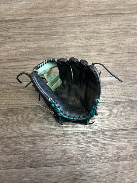 Wilson A2000 RC22 11.5” I Web | SidelineSwap | Buy and Sell on SidelineSwap