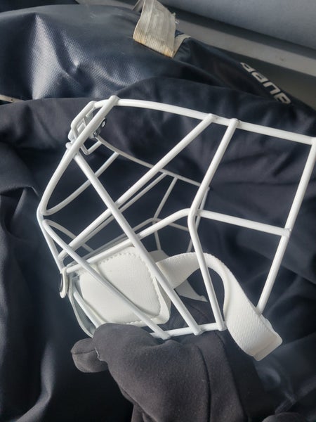 Senior HM30 Goalie Mask (New) | SidelineSwap | Buy and Sell on SidelineSwap