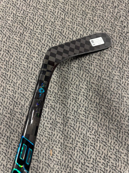 Bauer Twitch 70 flex P92 curve right hand stick | SidelineSwap | Buy ...