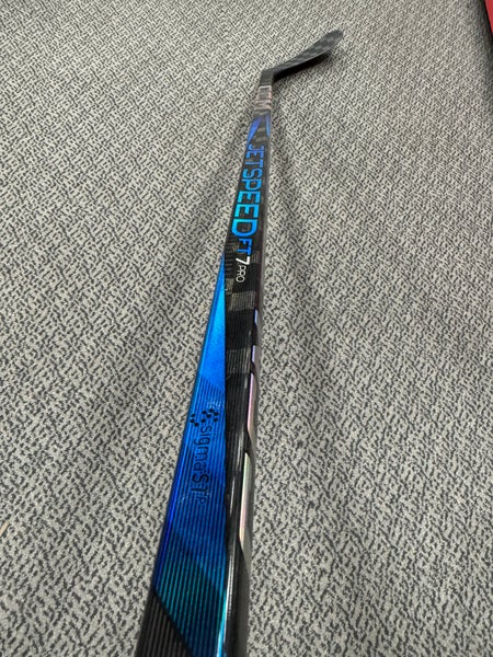 CCM Blue Jetspeed FT7 Pro 75 flex P28 curve right hand stick ...