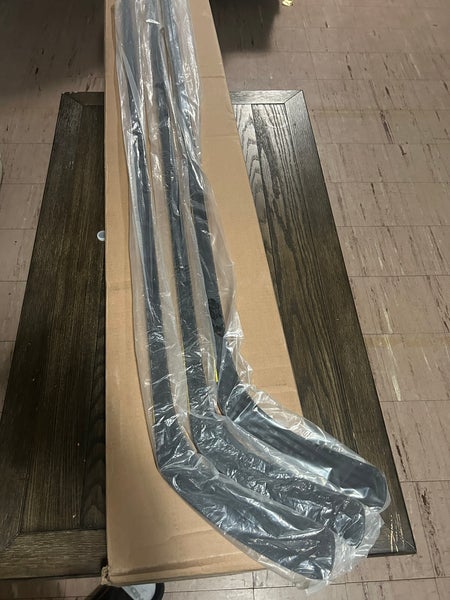 LH Pro Stock P1088 Patrick Kane Curve 77 Flex | SidelineSwap | Buy and ...