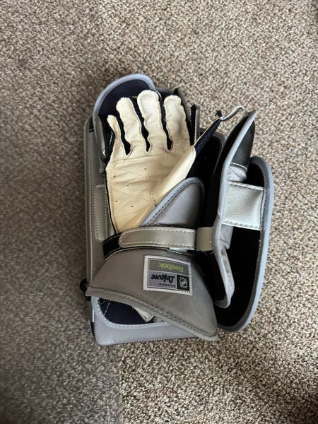 Reebok gloves silver store