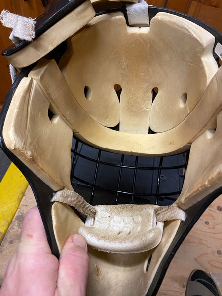 Itech Goalie Mask (Used) | SidelineSwap | Buy and Sell on SidelineSwap