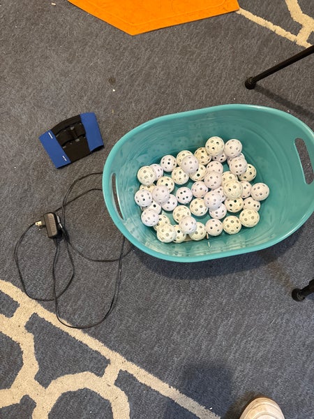 PERSONAL PITCHER® PRO FASTBALL/CURVEBALL PITCHING MACHINE ...