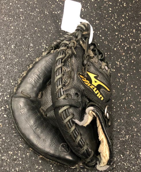 Mizuno Left Hand Throw Catcher s GXC94 Baseball Glove 33.5 Used SidelineSwap Buy and Sell on SidelineSwap