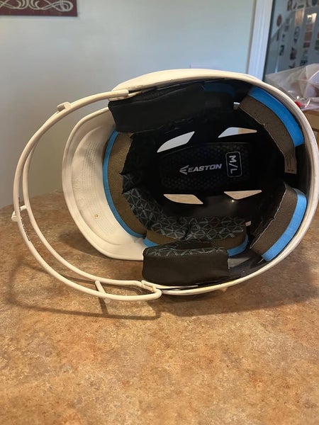 Easton Prowess Girls Fastpitch Batting Helmet Medium | SidelineSwap ...
