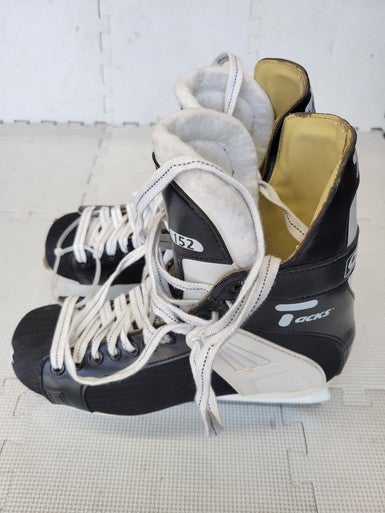 Used Ccm Tacks 152 Senior 9.5 Ice Hockey Skates | SidelineSwap | Buy ...
