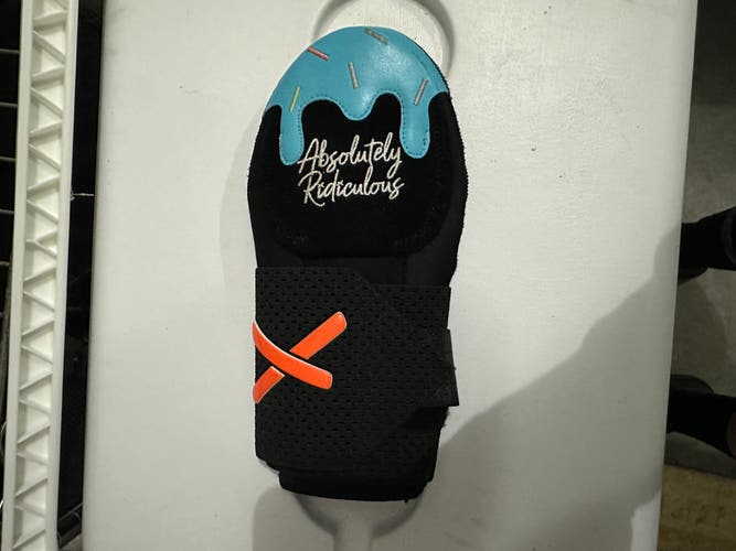 Aria Sliding Mitt Sidelineswap Buy And Sell On Sidelineswap