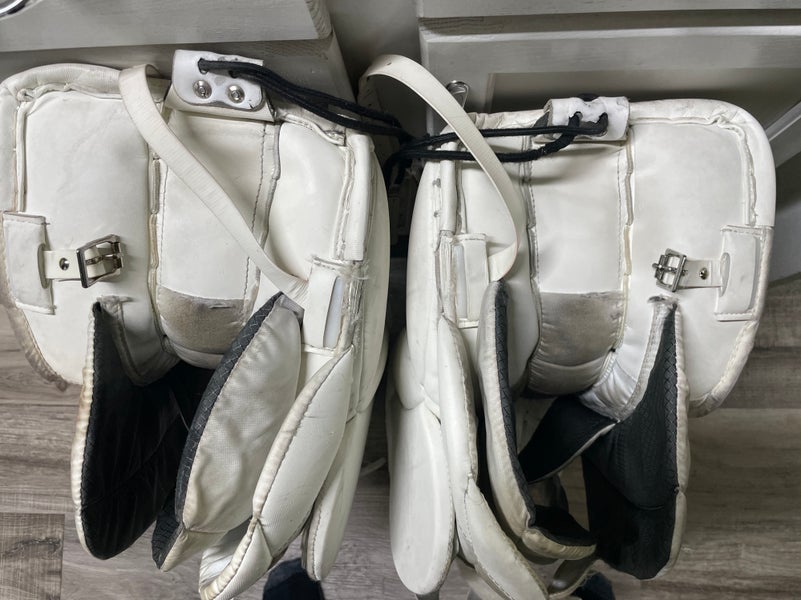 30" CCM Regular Extreme Flex 4 Goalie Pad Set | SidelineSwap | Buy and ...