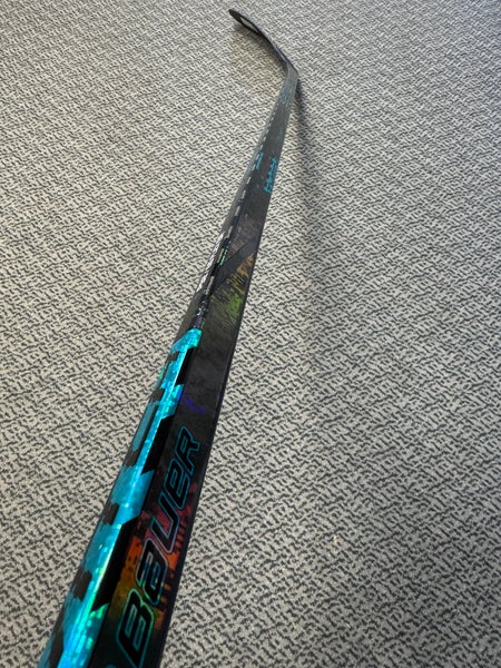 Bauer Twitch 65 Flex Senior P92 curve right hand stick | SidelineSwap ...