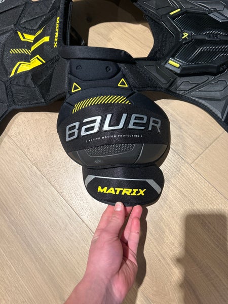 Senior Large Bauer Bauer Supreme Matrix’s Shoulder Pads (Used ...