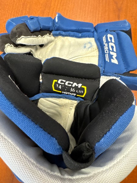 #72 DECLAN CARLILE CCM HGTKPP USED Gloves 14" Pro Stock | SidelineSwap ...