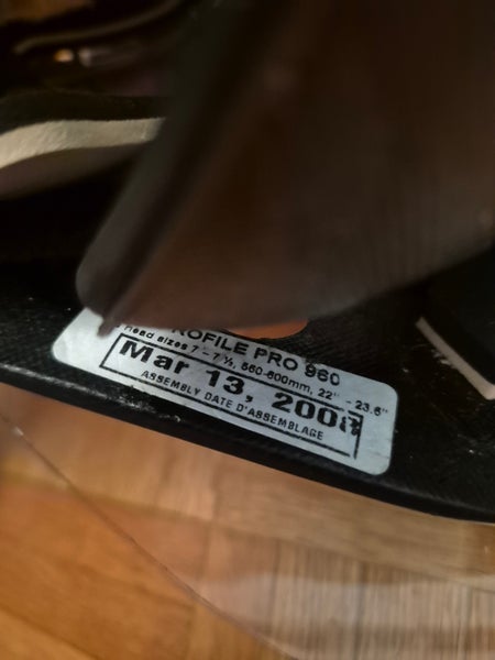 Senior 2008 Itech 960 Goalie Mask Pro Stock (Used) | SidelineSwap | Buy ...