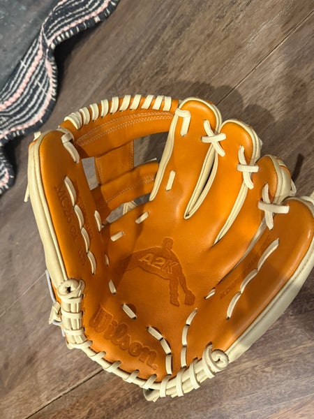 2024 Wilson Matt Chapman Model - 11.75 | SidelineSwap | Buy and Sell on ...