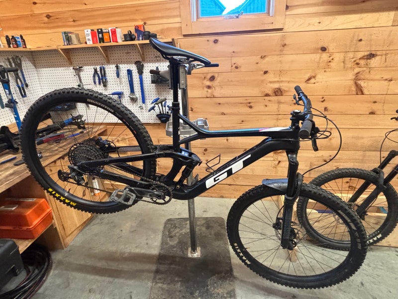 Unisex 2021 GT Mountain Bike L (Used) | SidelineSwap | Buy and Sell on ...