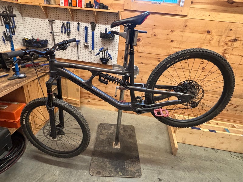2020 Rocky Mountain Slayer Mountain Bike L | SidelineSwap | Buy and ...