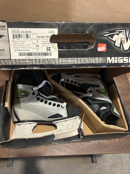 Mission 90ja Hockey Skates Wide Width Size 5 (New) | SidelineSwap | Buy ...