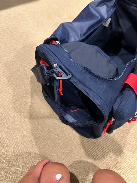 NIKE Utility In UCONN Colors - team issued - Duffle bag (like new ...